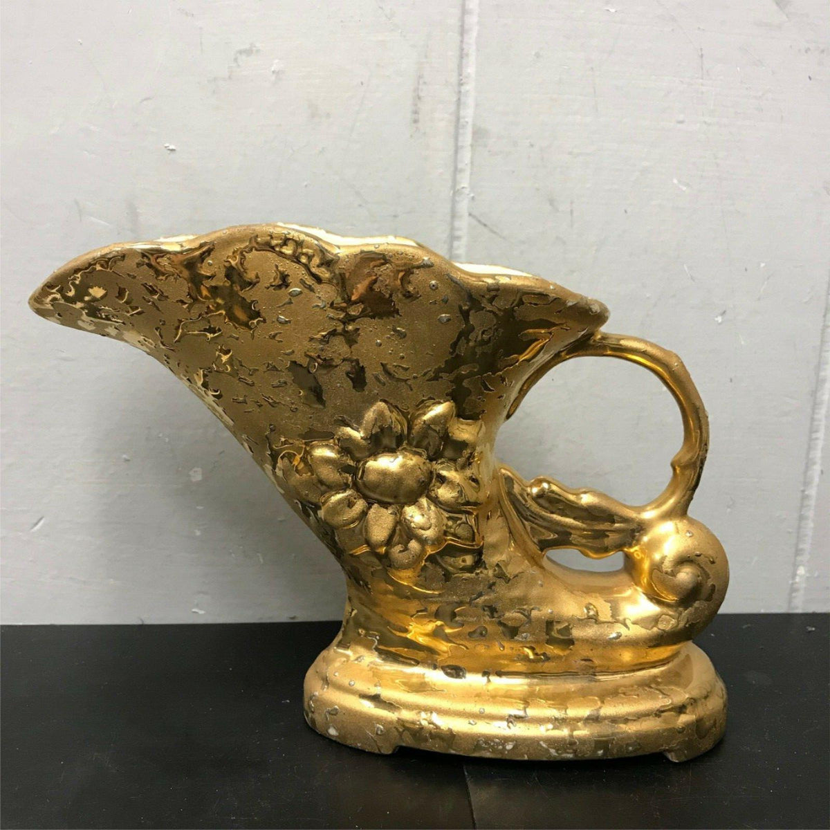 VINTAGE 22 KT WEEPING GOLD CORNUCOPIA VASE DAISY BEAUTIFUL FLOWERS ...