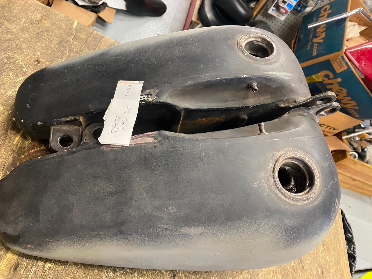 4.2 Gallon OEM Harley Flatside Gas Tanks Heritage softail Fatboy Sprin ...