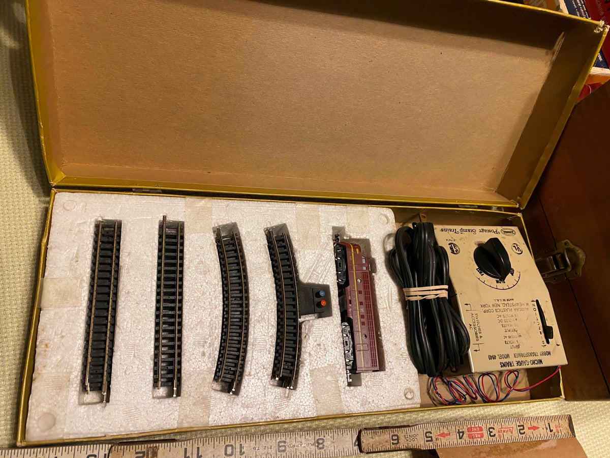 Aurora Postage Stamp Train Orig Box Set Micro Ga Diesel Locomotive Fas ...