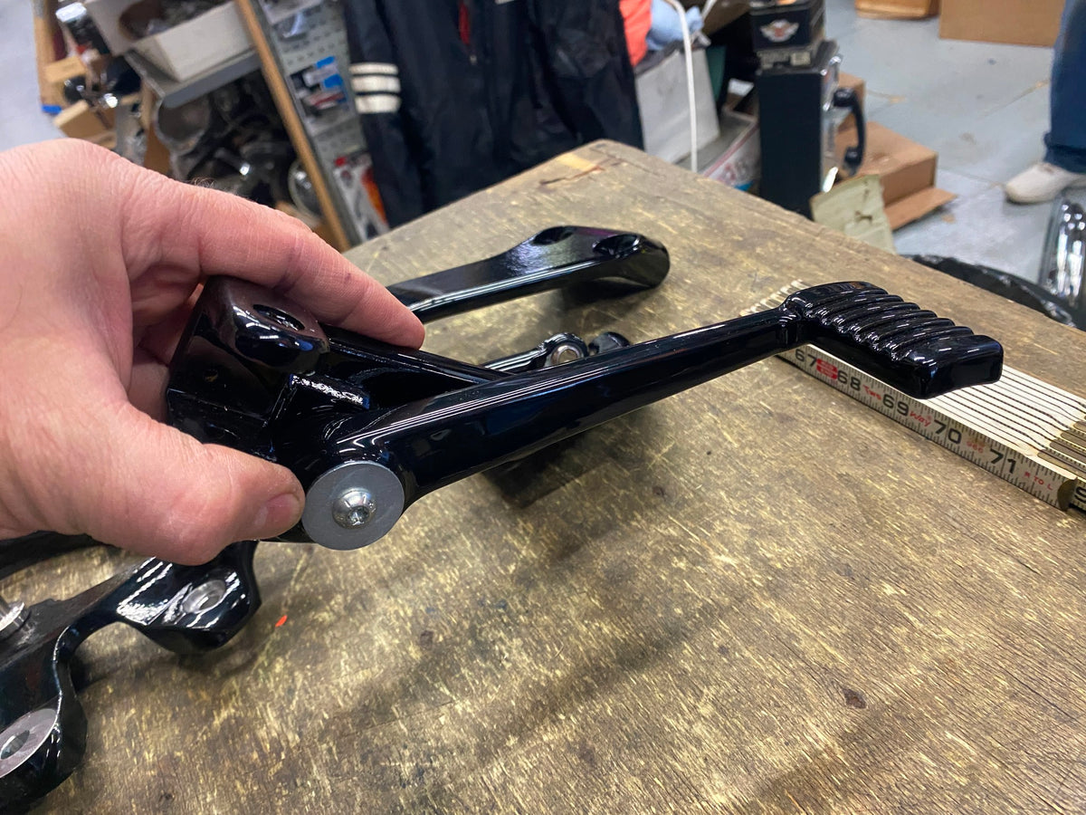 OEM Mid Controls Harley M8 Softail STreet Bob 2017^ Harley Low Rider H ...