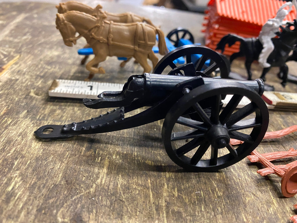 Horses Cowboy Cannon Cannon Indian Toy Soldiers Vtg Calvary Fort Apach ...