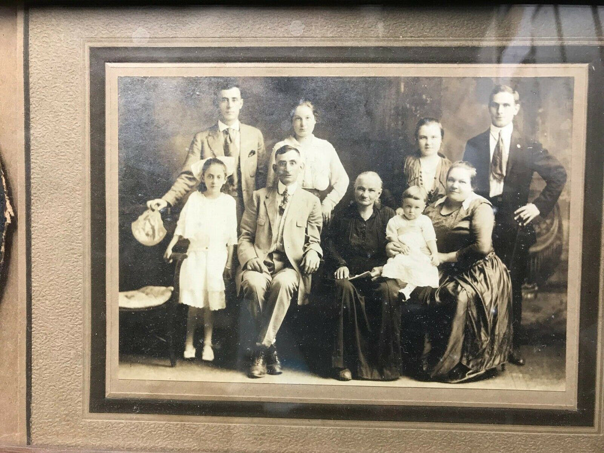 ANTIQUE FAMILY PHOTOS PICTURE FRAMED GRANDMOTHER ANTIQUE FRAME ...