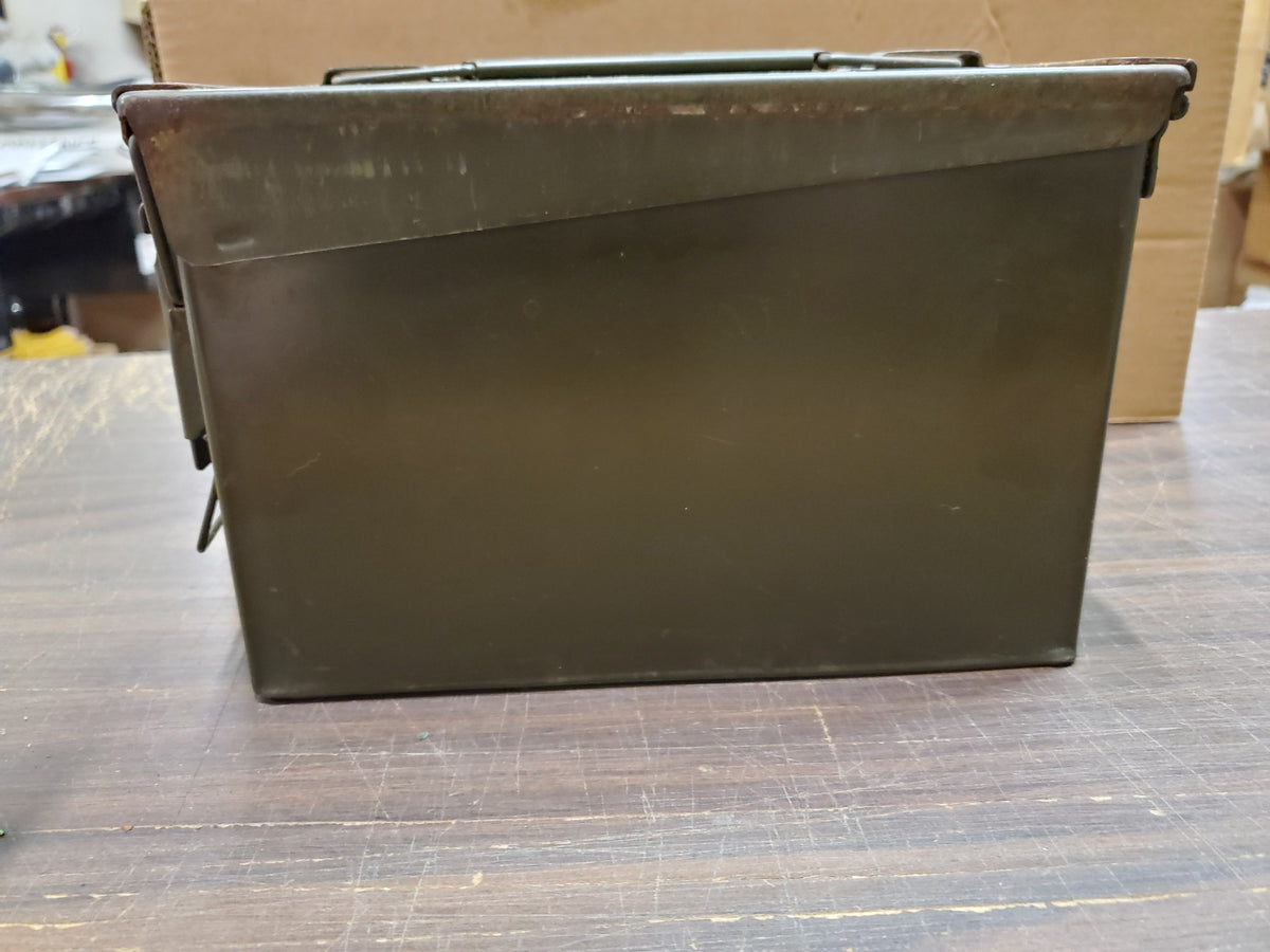 Vtg US Military Ammo Metal Box 200 Cartridges 7.62mm M82 Case Army Sto ...