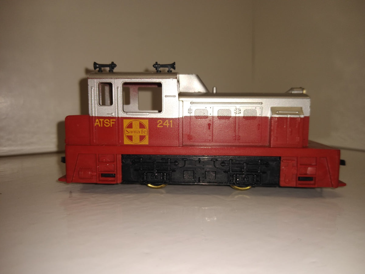 TYCO Santa Fe ATSF 241 YARD SWITCHER Locomotive Railroad Great Conditi ...