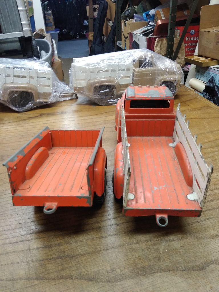 Vtg 1950's HUBLEY Pressed Steel Stake Bed Pick Up Truck and Trailer Go ...