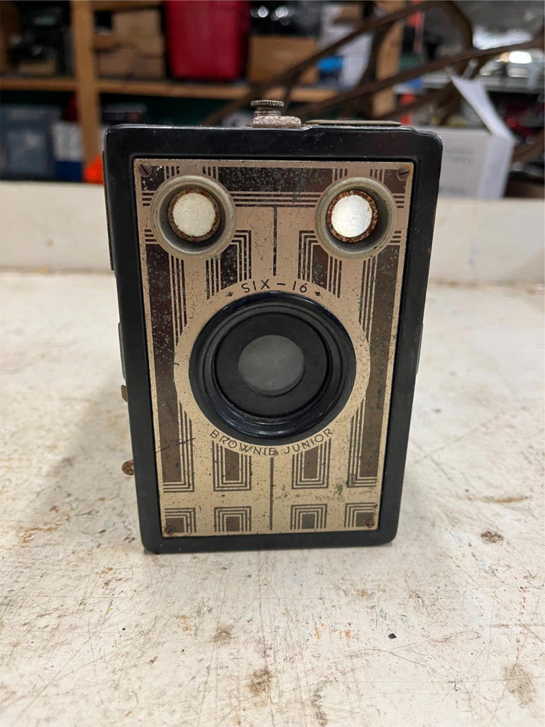 vtg 1930s Kodak Brownie Junior six-16 box film camera – cyclewarehouse ...