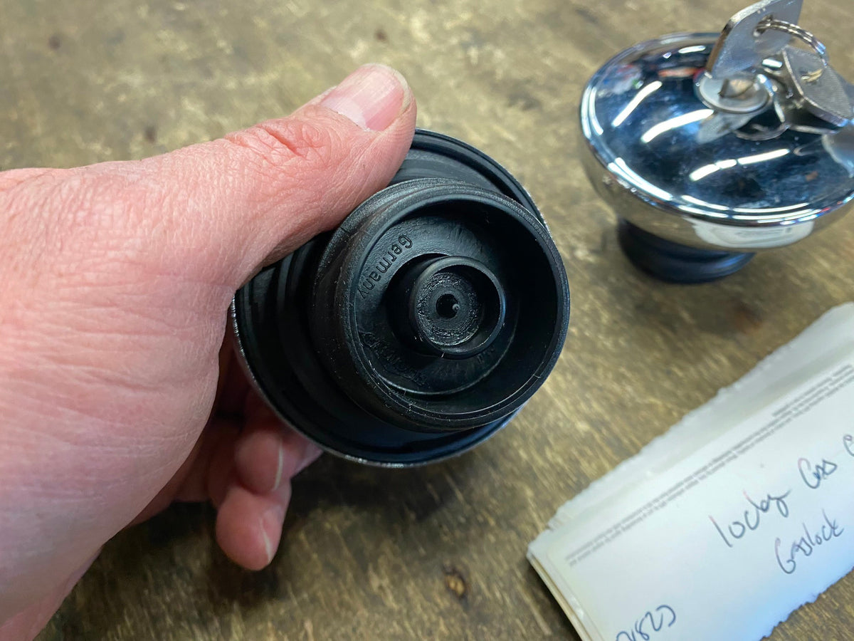 Locking Gas Caps Harley Softail Shovelhead Screw in Germany Gaslock Fa ...